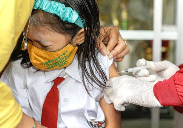 Anak Alami KIPI Usai Vaksin Pfizer dan Sinovac, Begini Solusinya ...