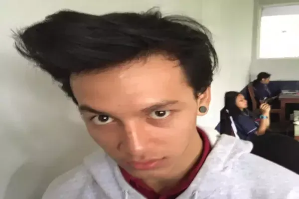 Jefri Nichol Pamer Foto Jadul dengan Rambut Jambul, Netizen: Jamet ...