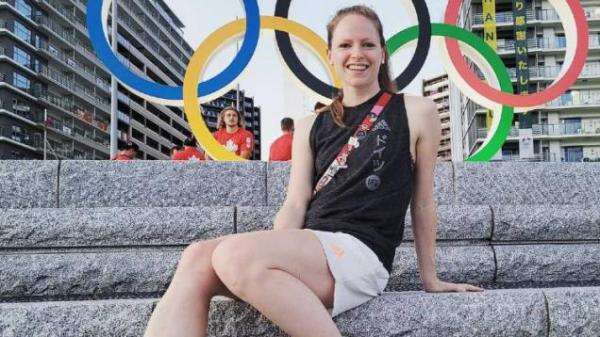 Isabel Lohau, Pebulutangkis Spesialis Ganda yang Juga Jadi Tentara ...