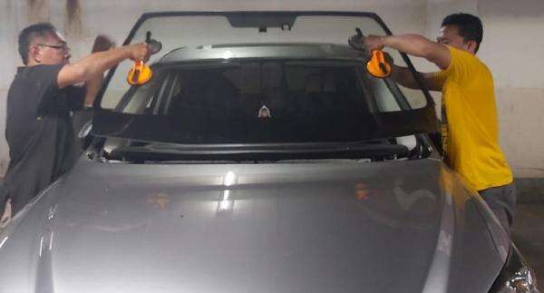 Begini Cara Pasang Kaca di Mobil Modern yang Dilengkapi Fitur ADAS ...
