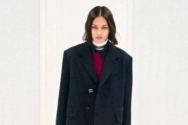 Rizal Rama, Model Asal Surabaya yang Melenggang di Paris Fashion Week ...