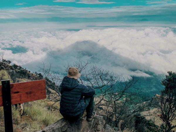 Di Balik Keindahannya, 4 Gunung Ini Justru Terkenal Paling Angker ...