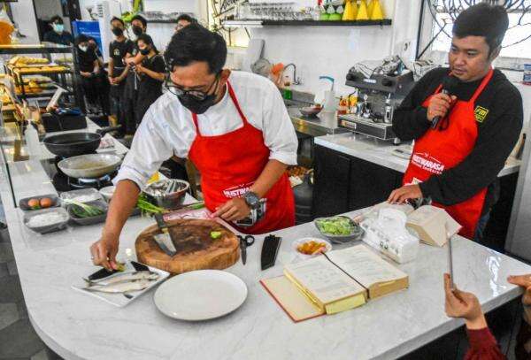 Toko Oen Semarang, Resto Legendaris Zaman Kolonial yang Eksis | News+ ...