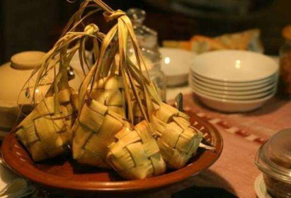Ketupat dan Sambelan Buraq, Makanan Khas Tradisi Qunutan di Banten ...