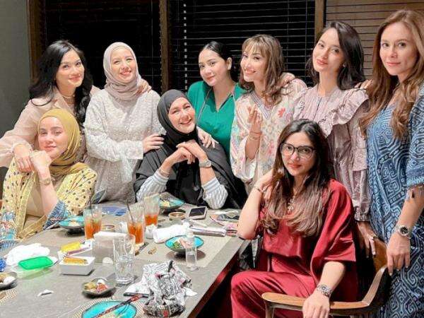 Tinggi Paula Verhoeven Foto Bareng Teman Bikin Netizen Syok, Padahal ...