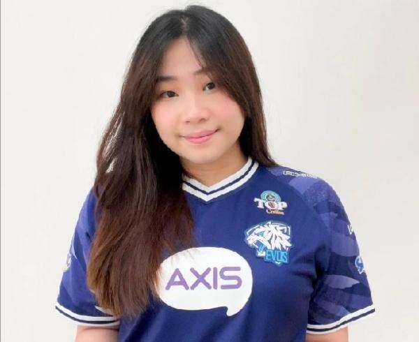 Profil Biodata Winda Earl, Pro Player eSport Cantik yang Bikin Geger ...