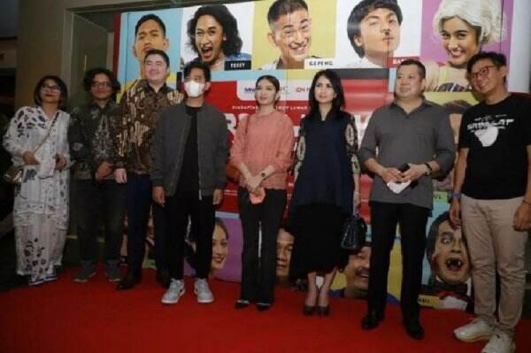 Nobar Srimulat: Hil yang Mustahal, Hary Tanoesoedibjo: Mari Lestarikan ... Nobar Srimulat: Hil yang Mustahal, Hary Tanoesoedibjo: Mari Lestarikan ...