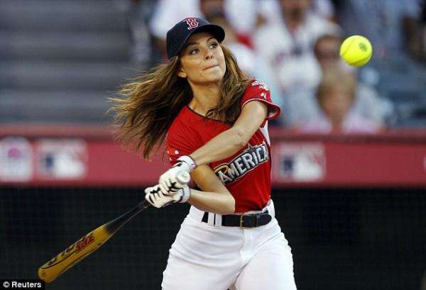 Alat Pemukul dalam Permainan Softball Disebut Bat? Berikut ...