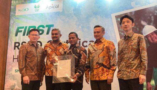 239 Petani Swadaya Bimbingan Program Kao, Apical & Asian Agri Lolos ...