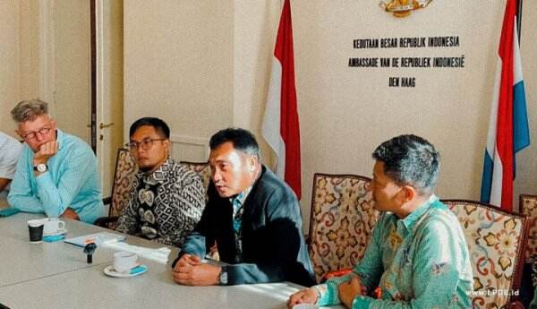 KBRI Belanda Dukung LPDB-KUMKM Perkuat Ekosistem Bisnis Koperasi dan ... KBRI Belanda Dukung LPDB-KUMKM Perkuat Ekosistem Bisnis Koperasi dan ...
