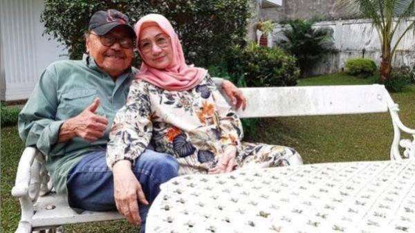 Titiek Sandhora Penyanyi Cantik Era 70-an Asal Brebes, Begini ...