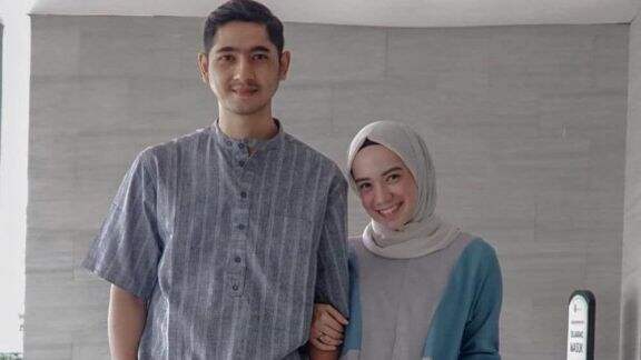 Isu Cerai Mencuat Imbas Hapus Semua Foto Istri, Arya Saloka Blak-blakan ... Isu Cerai Mencuat Imbas Hapus Semua Foto Istri, Arya Saloka Blak-blakan ...