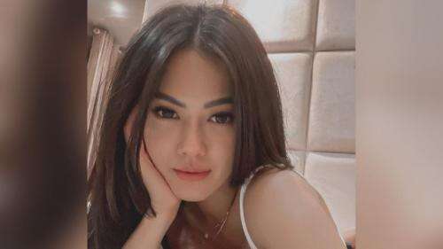 Nita Gunawan Tebar Pesona di Atas Ranjang, Netizen Langsung Tepar ... Nita Gunawan Tebar Pesona di Atas Ranjang, Netizen Langsung Tepar ...
