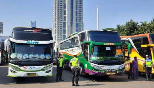 Syarat Menjadi Sopir Bus, Selain Punya SIM dan Hafal Rute Harus Lolos ...