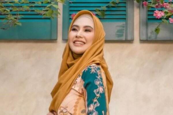 Biodata dan Profil Kartika Putri, Istri Habib Usman bin Yahya yang ... Biodata dan Profil Kartika Putri, Istri Habib Usman bin Yahya yang ...