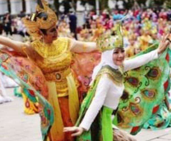 Jadi Warisan Budaya Takbenda Indonesia, Inilah Simbol Tari Merak khas ...