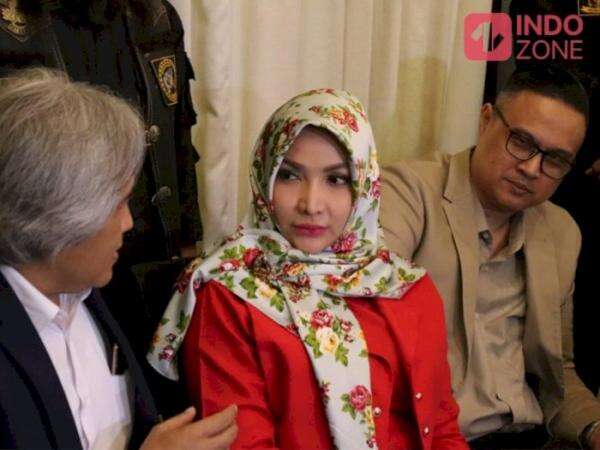Andre Irawan Cengengesan di Persidangan Bikin Roro Fitria Emosi ...