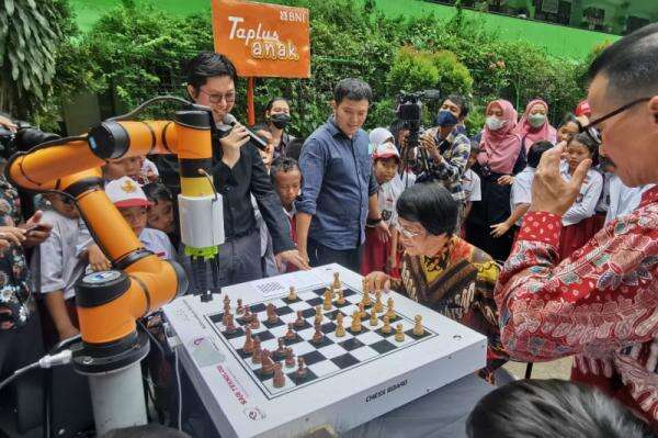 SARI Teknologi Luncurkan Robot MIRA, Robot Catur Pertama di Indonesia ...