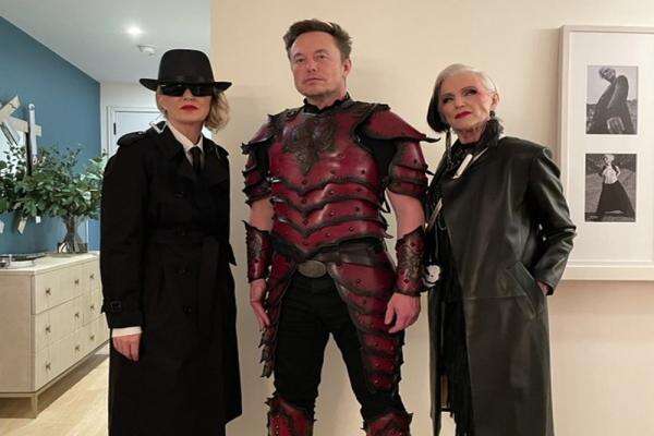 Elon Musk Pakai Kostum Setan Seharga Rp112 Juta Rayakan Hallowen ...