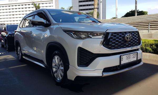 Toyota Hadirkan Paket Body Kit untuk New Kijang Innova Zenix | News+ on ...