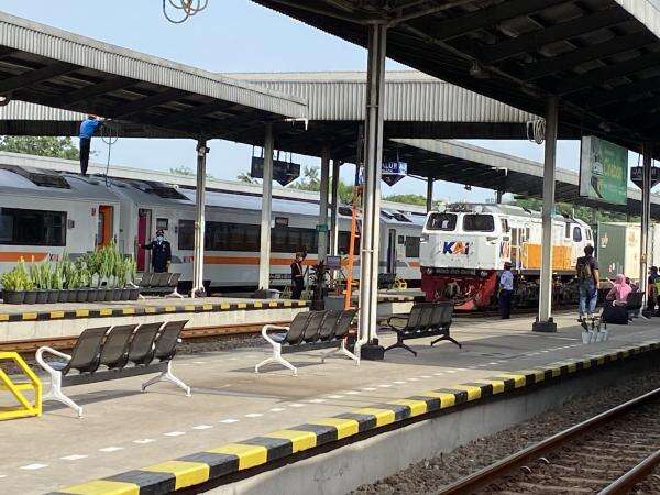 Catat! Jadwal 24 Kereta Api Tambahan Periode Libur Natal dan Tahun Baru 2022/2023 | News+ on RCTI+