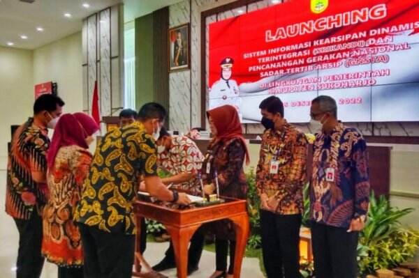 Dinas Kearsipan dan Perpustakaan Sukoharjo Luncurkan Aplikasi Srikandi ... Dinas Kearsipan dan Perpustakaan Sukoharjo Luncurkan Aplikasi Srikandi ...