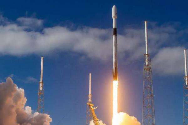 SpaceX Meluncurkan 20 Satelit Starlink Sekaligus ke Luar Angkasa - News+ on RCTI+