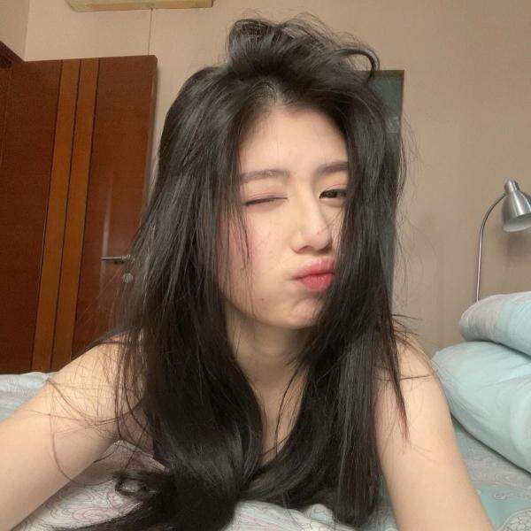 5 Potret Lydia Onic Selebgram Diduga Pemeran Video Mesum 12 Menit, Pakai Tanktop hingga Rebahan ...