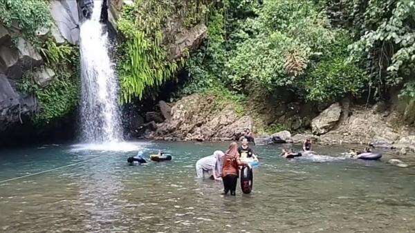 Pesona Way Lalaan di Tengah Keramaian Nataru: Tantangan Pengelolaan ...