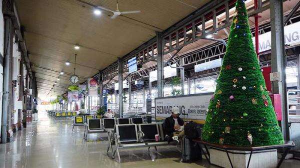 KAI Daop 4 Semarang Semarakkan Nataru dengan Dekorasi Natal Istimewa di ...