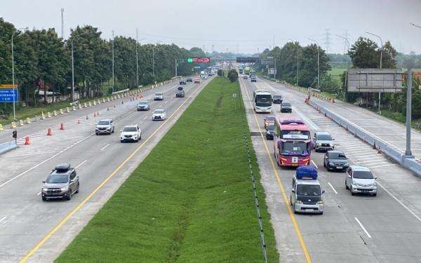 One Way hingga Contraflow masih Diterapkan dari Tol Kalikangkung hingga Japek Arah Jakarta ...