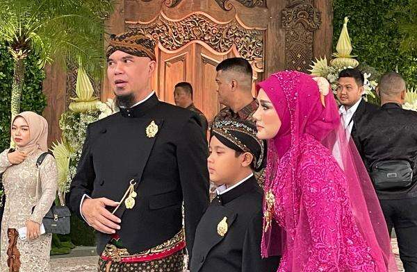 Romantisnya Ahmad Dhani dan Mulan Jameela di Ngunduh Mantu Al Ghazali ...