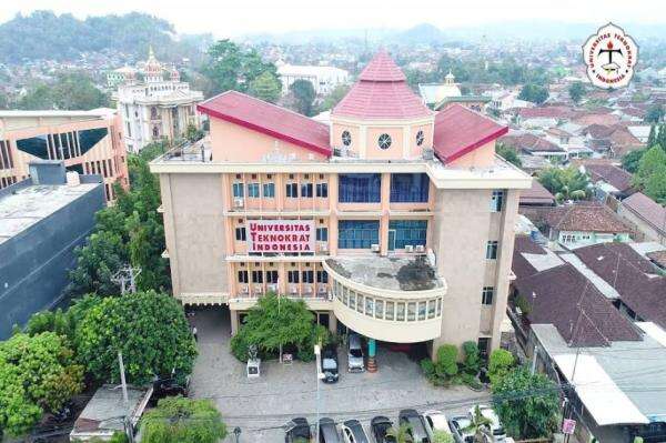 Bingung Pilih PTS? Ini 20 Kampus Swasta Terbaik di Indonesia Versi UniRank 2024 | News+ on RCTI+