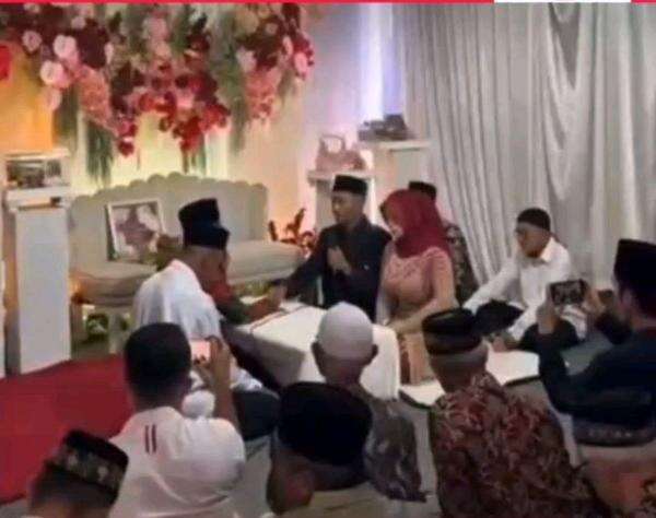 Bu Guru Salsa Kembali Viral, Kali Ini Gegara Menikah dengan PNS Guru IT ...