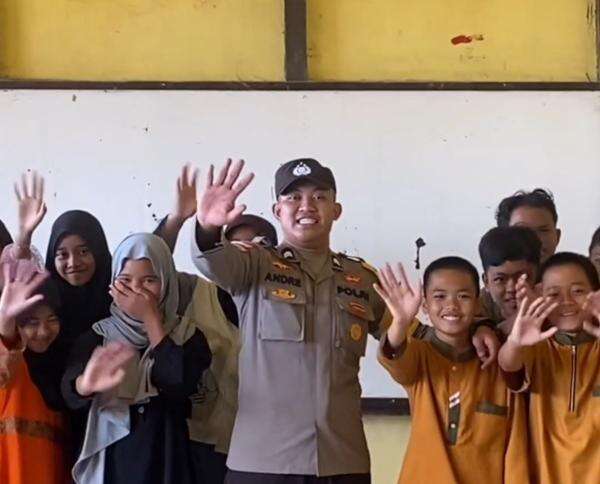 Melihat Kisah Briptu Andre yang Mengajar Sukarela di Pulau Terluar ...