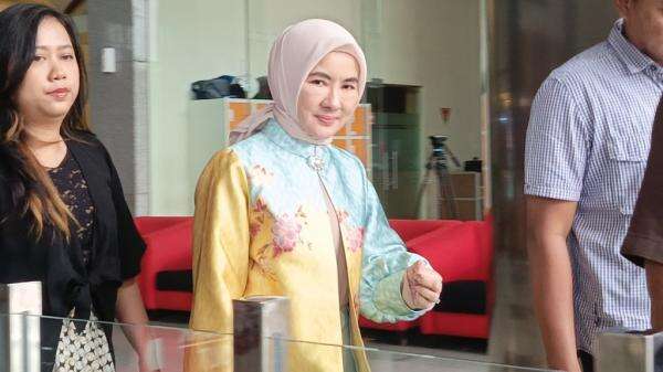 Kejagung Periksa Eks Dirut Pertamina Nicke Widyawati terkait Kasus Korupsi Minyak Hari Ini ...