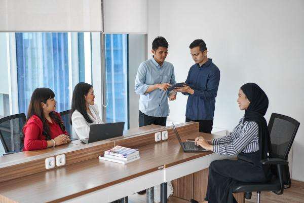 Awali 2025 dengan Ruang Kerja Fasilitas Lengkap di i-Hub Coworking ...