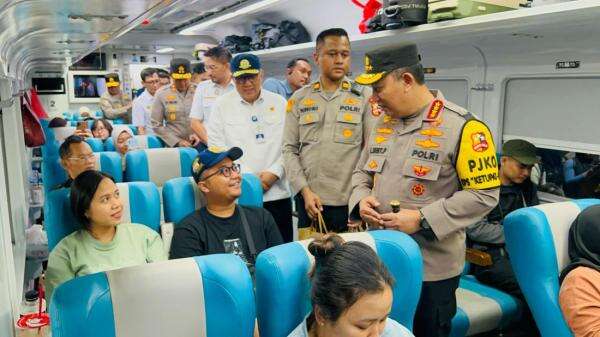 Kapolri Cek Stasiun Tawang Semarang: Kereta Api Bisa Jadi Alternatif ...