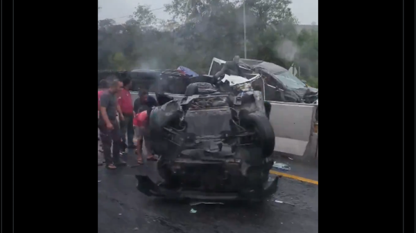 Breaking News! Kecelakaan Beruntun di Tol Purbaleunyi, Sejumlah Kendaraan Hancur | News+ on RCTI+