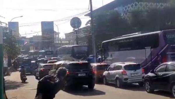 Libur Panjang Maulid Nabi, Kawasan Wisata Puncak Macet Parah | News+ on RCTI+