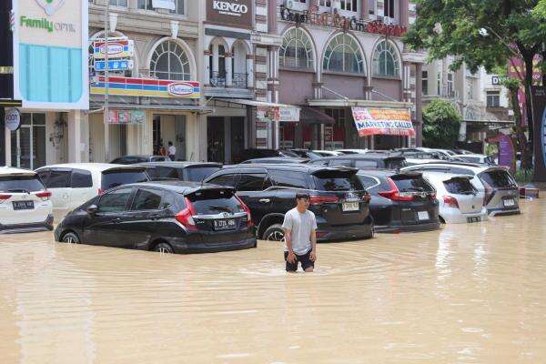 Cara Tepat Tangani Mobil Listrik yang Terendam Banjir, Jangan Asal-asalan! - News+ on RCTI+