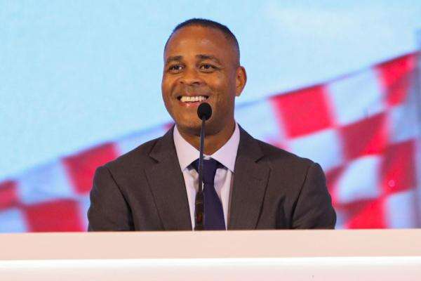 Patrick Kluivert Bahagia, Pemain Termahal Timnas Indonesia dalam ...