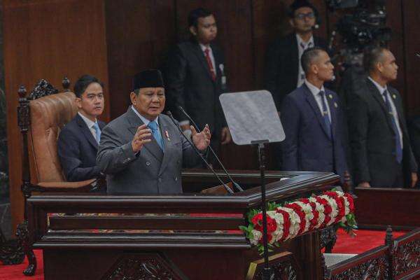 Potret Gagah Presiden Prabowo Subianto dengan Dasi Biru Langit di Sidang Tahunan MPR 2025 ...