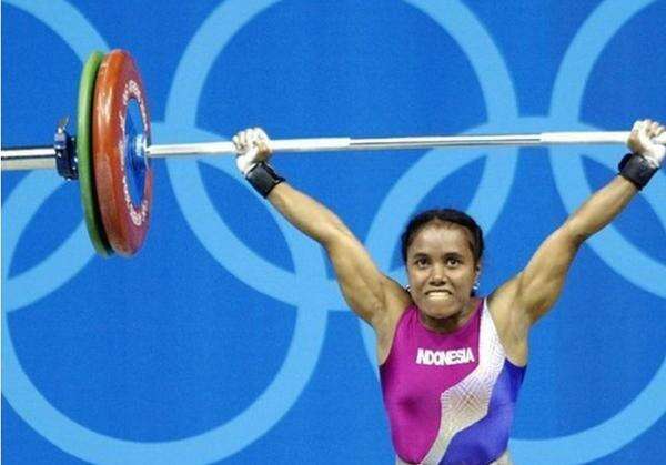 Prestasi Lisa Rumbewas Lifter Legenda Indonesia yang Meninggal Dunia ...