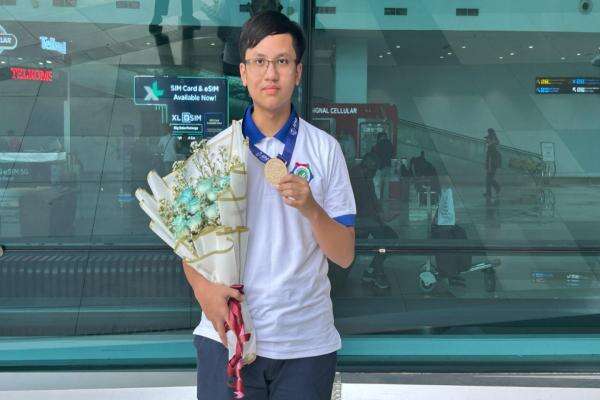Siswa SMAK 7 Penabur Raih Juara di Olimpiade Fisika, Ini Rahasianya ...