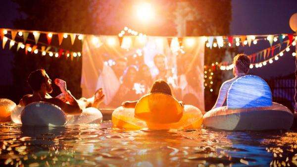 Tahun Baru Seru di Yogyakarta: Gala Dinner dan Pool Party Bertema Hawaiian yang Memukau | News+ ...