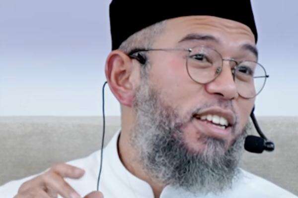Biodata dan AgamaÂ Ustaz Nuzul Dzikri, Pendakwah Diduga Nikahi Laudya ...