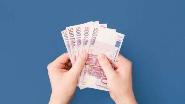 Viral Netizen Curhat Mendadak Kena Pajak Bea Cukai hingga Rp32 Juta | News+ on RCTI+