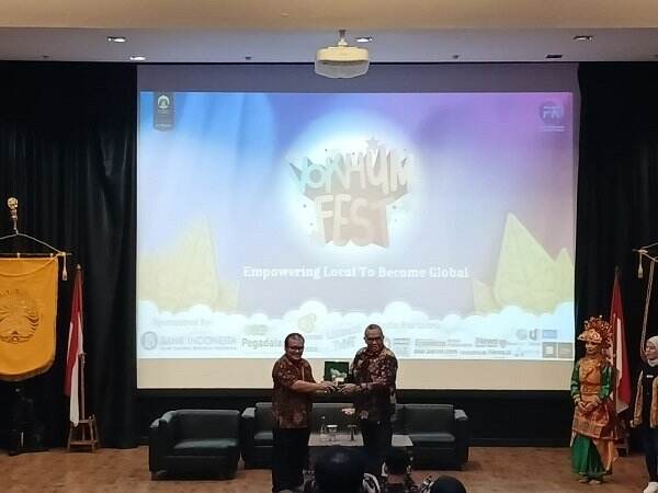 Vokasi UI Berdayakan UMKM Lewat Vokhumfest 2024 | News+ on RCTI+ Vokasi UI Berdayakan UMKM Lewat Vokhumfest 2024 | News+ on RCTI+
